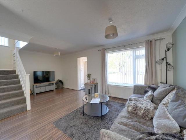 3 bedroom detached house to rent