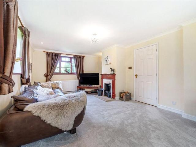 3 bedroom detached house to rent