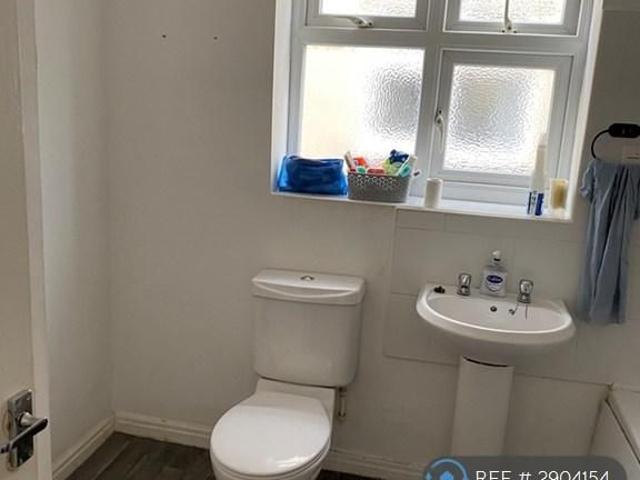 3 bedroom detached house to rent