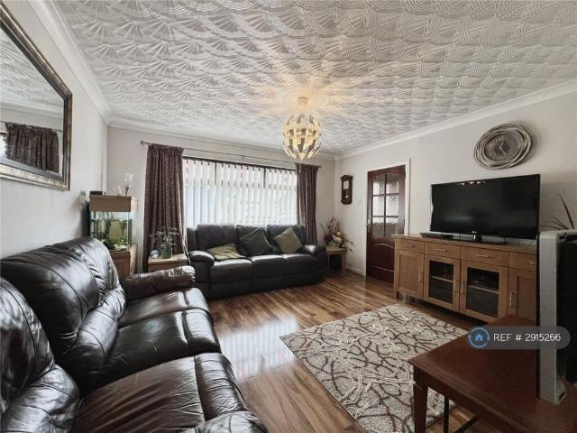 3 bedroom detached house to rent