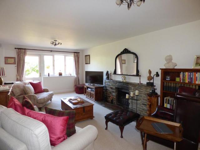 3 bedroom detached house to rent