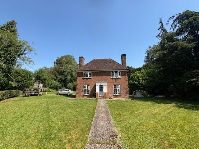 3 bedroom detached house to rent