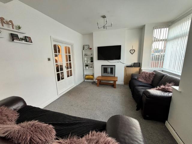 3 bedroom detached house to rent