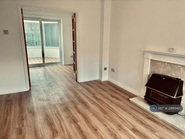 3 bedroom detached house to rent