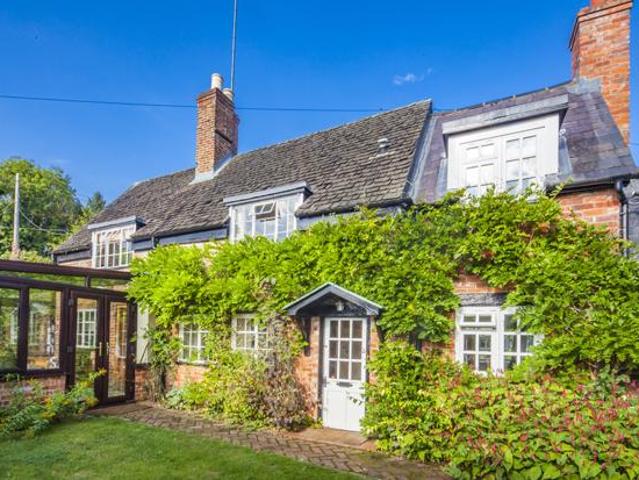 3 bedroom detached house to rent