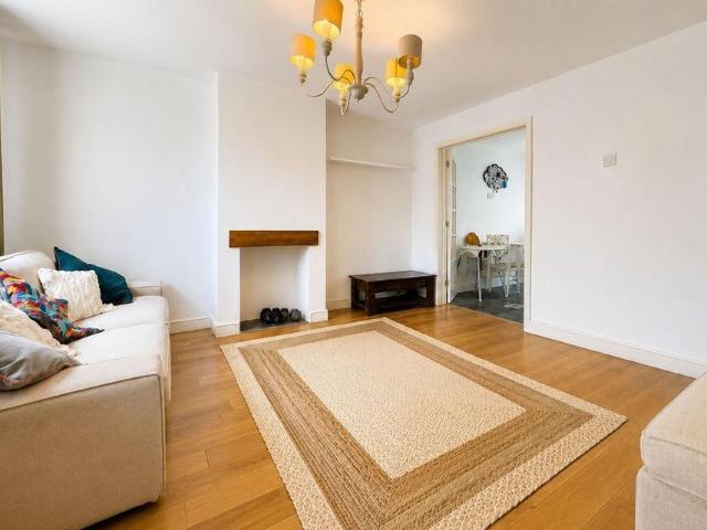 3 bedroom detached house to rent