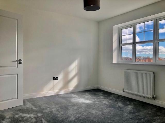 3 bedroom detached house to rent