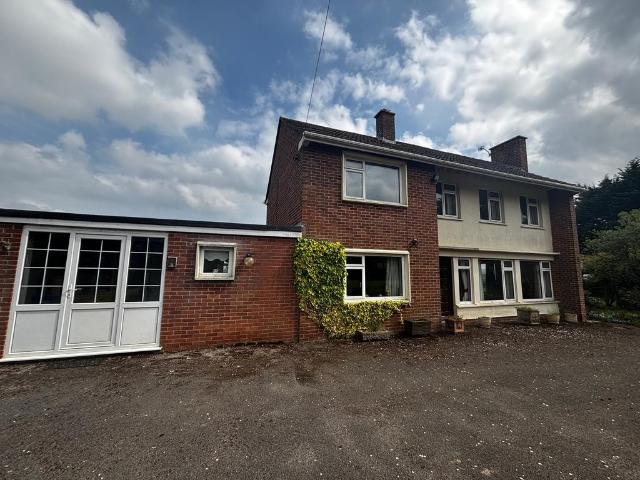 3 bedroom detached house to rent