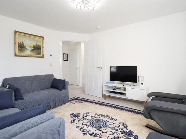 3 bedroom detached house to rent