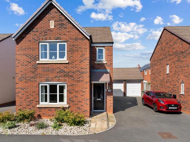 3 bedroom detached house to rent