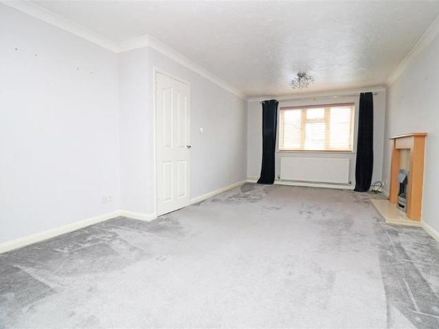 3 bedroom detached house to rent