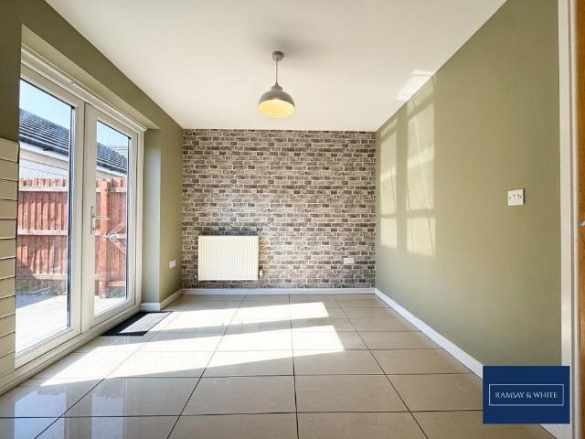 3 bedroom detached house to rent
