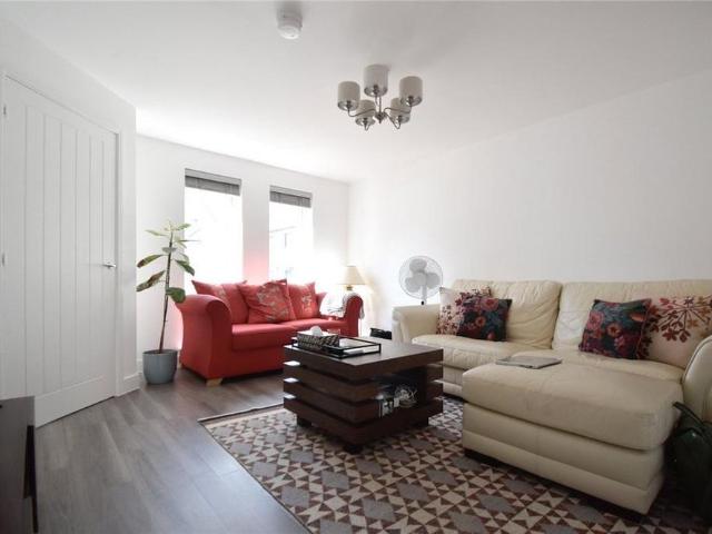 3 bedroom detached house to rent