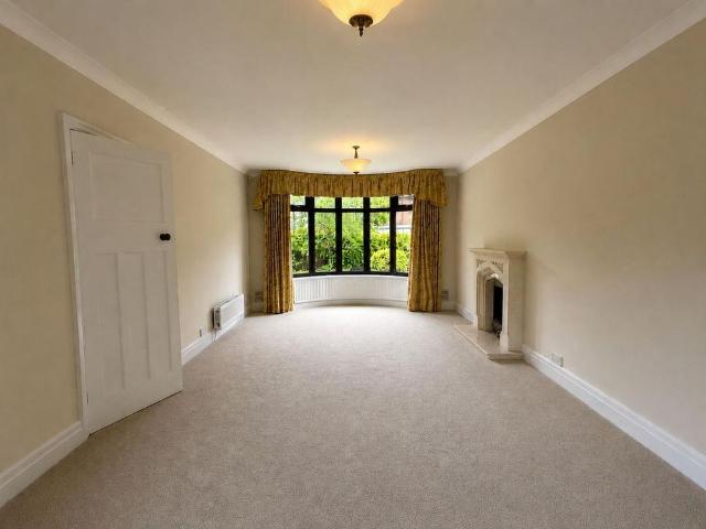 3 bedroom detached house to rent