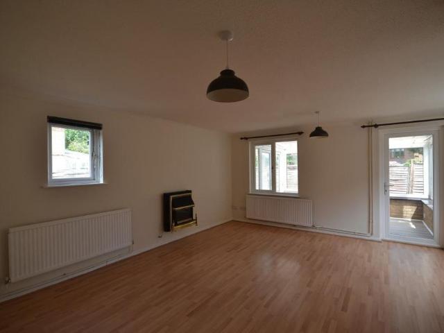 3 bedroom detached house to rent