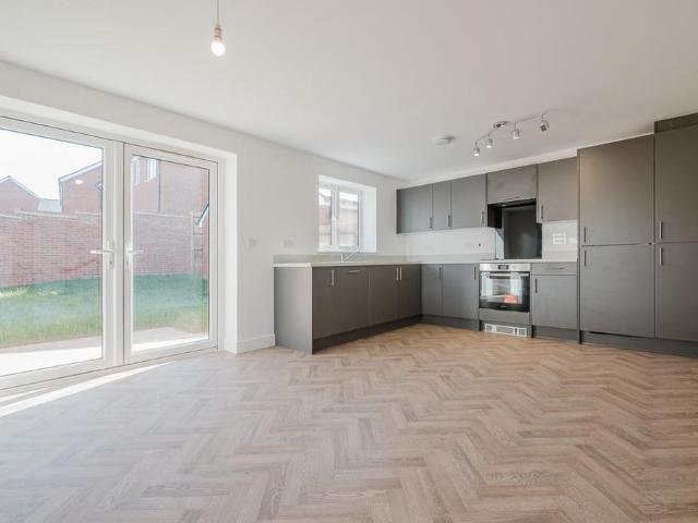 3 bedroom detached house to rent
