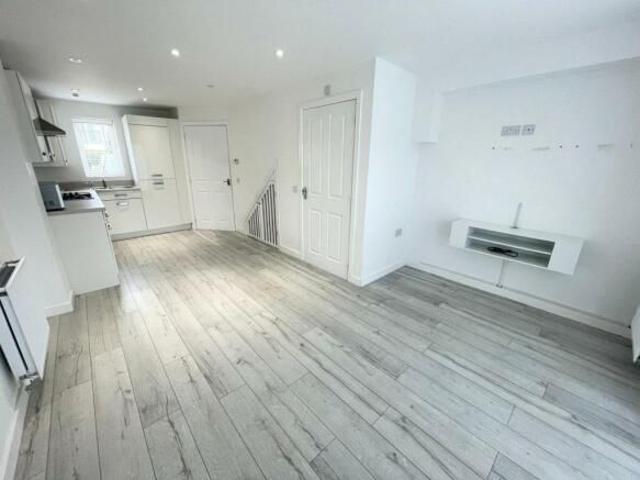 3 bedroom detached house to rent