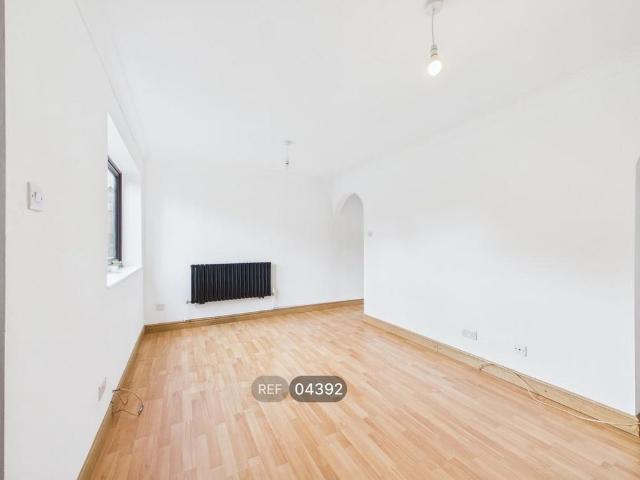 3 bedroom detached house to rent