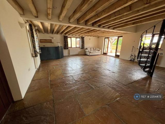3 bedroom detached house to rent