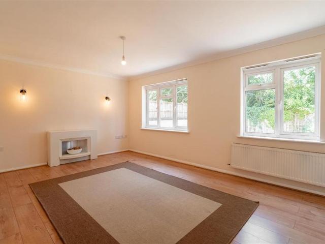 3 bedroom detached house to rent