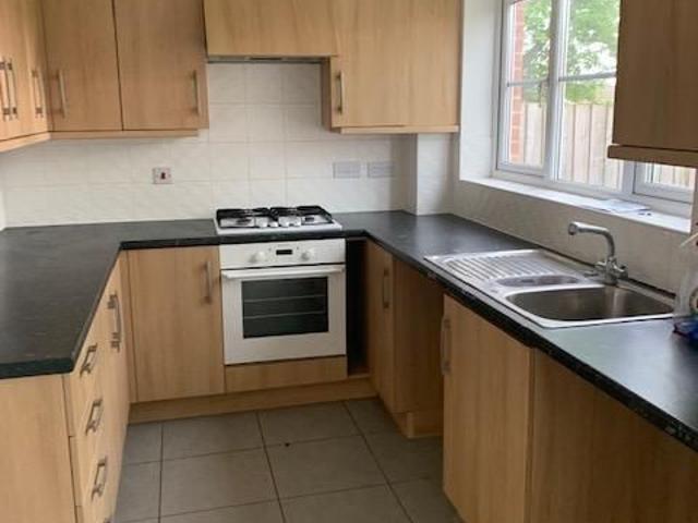 3 bedroom detached house to rent