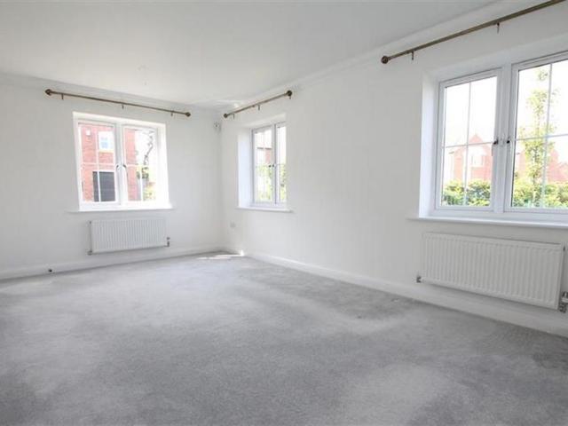 3 bedroom detached house to rent