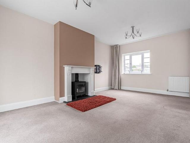 3 bedroom detached house to rent