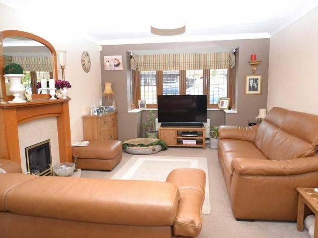 3 bedroom detached house to rent