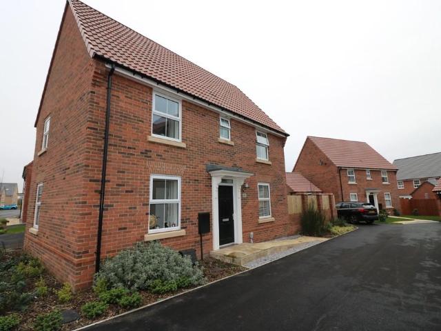 3 bedroom detached house to rent
