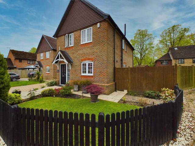 3 bedroom detached house to rent