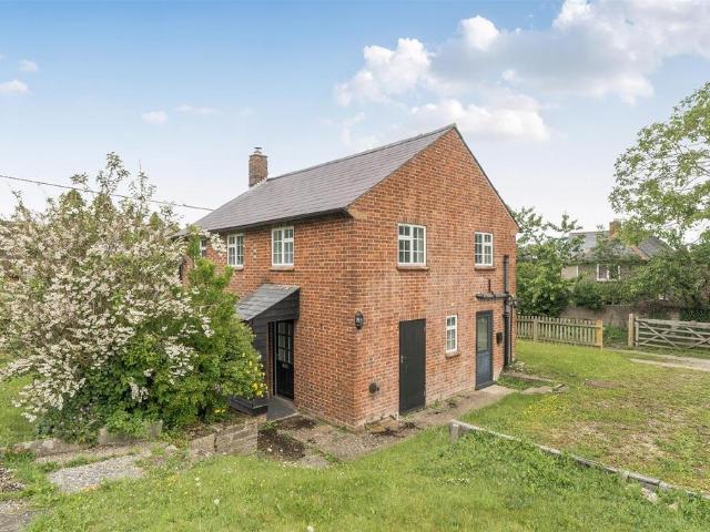 3 bedroom detached house to rent