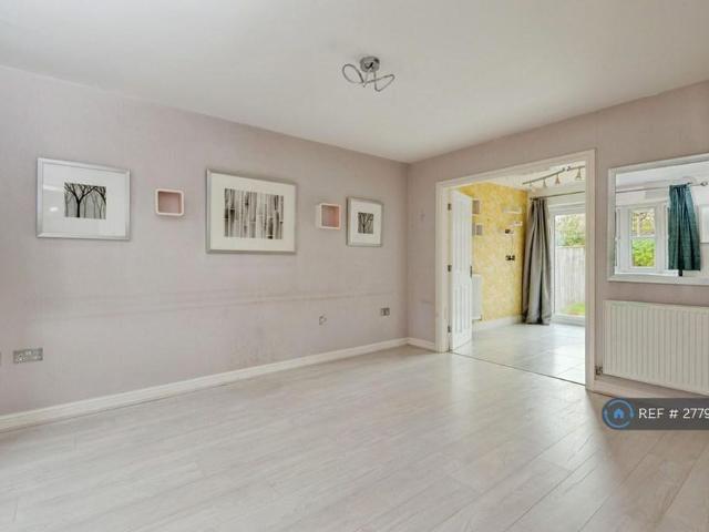 3 bedroom detached house to rent