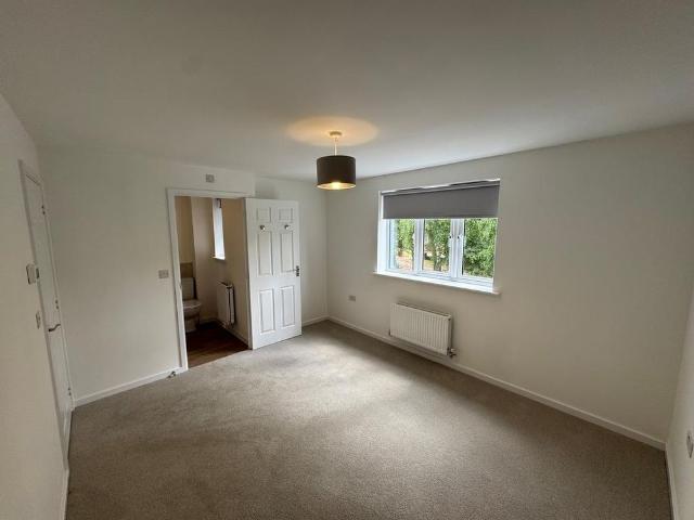 3 bedroom detached house to rent