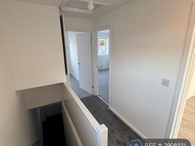 3 bedroom detached house to rent