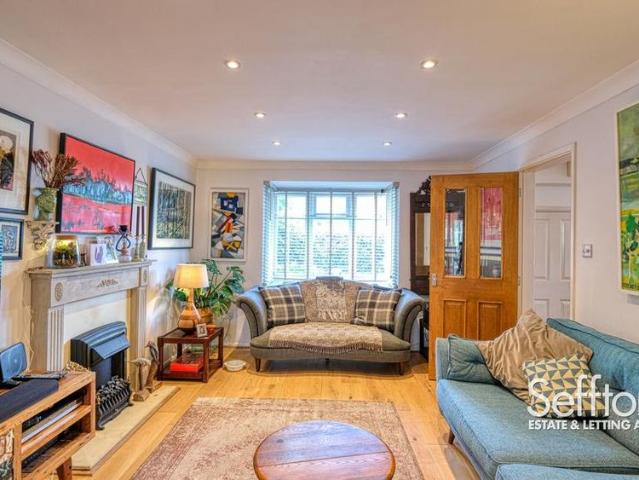 3 bedroom detached house to rent