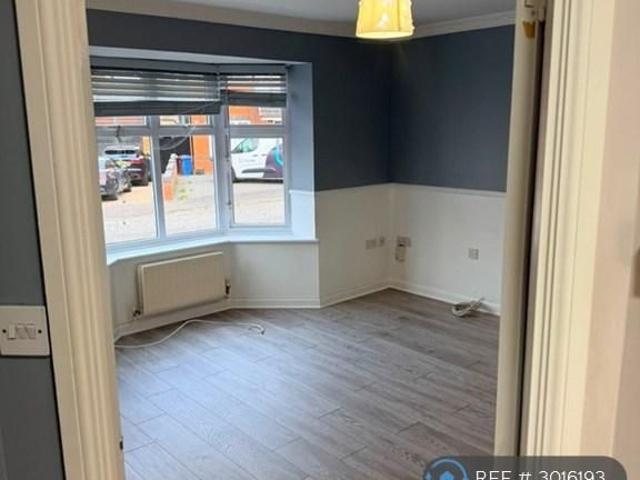 3 bedroom detached house to rent
