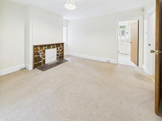 3 bedroom detached house to rent