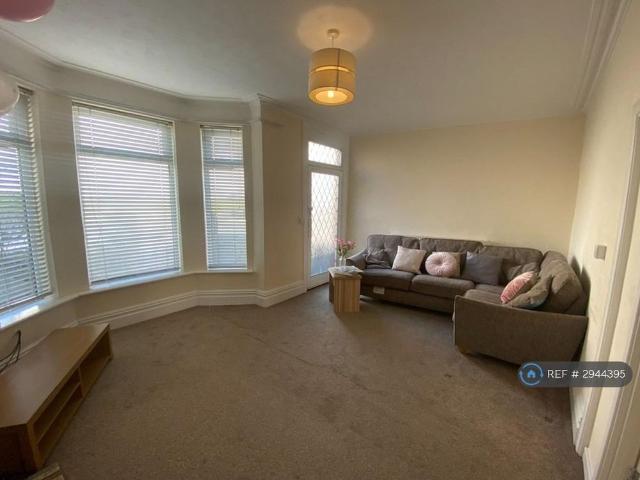3 bedroom detached house to rent