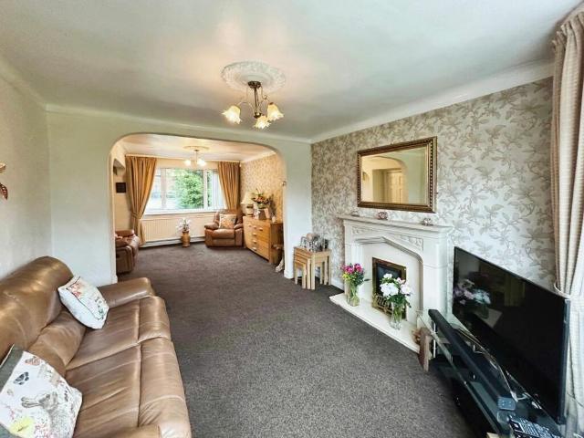 3 bedroom detached house to rent