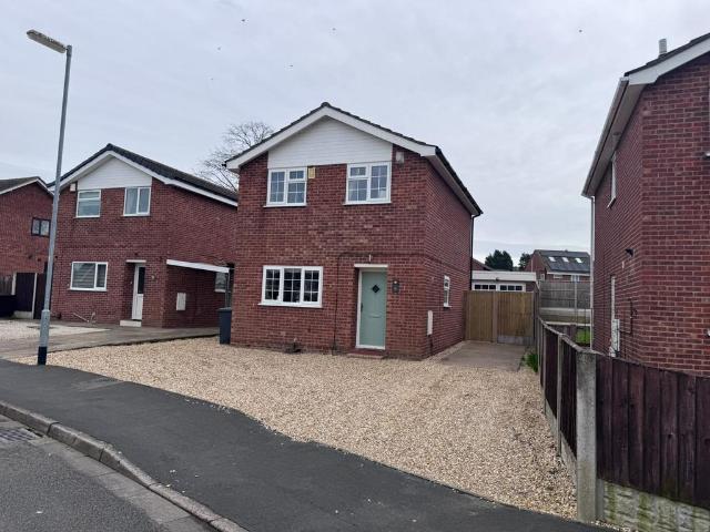 3 bedroom detached house to rent