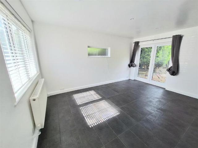 3 bedroom detached house to rent