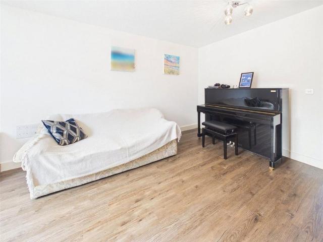 3 bedroom detached house to rent