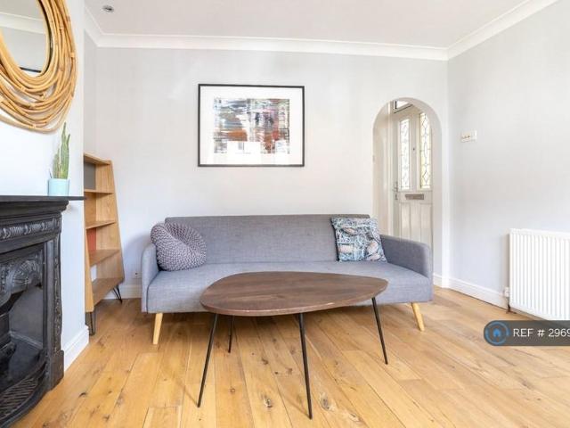 3 bedroom detached house to rent