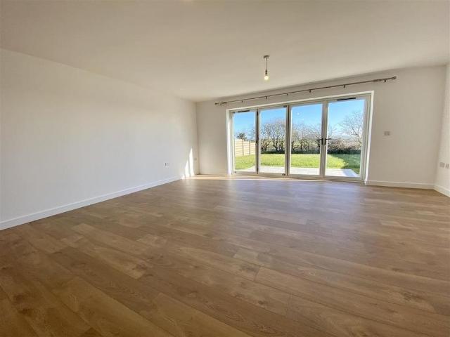 3 bedroom detached house to rent