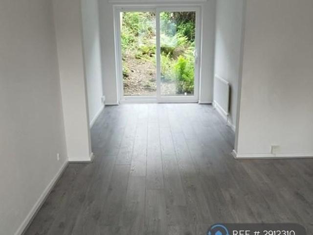 3 bedroom detached house to rent