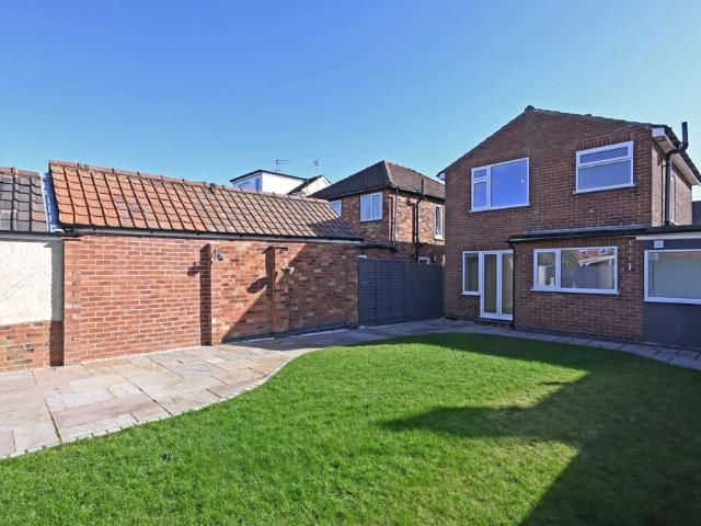 3 bedroom detached house to rent