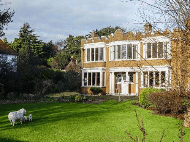 3 bedroom detached house to rent