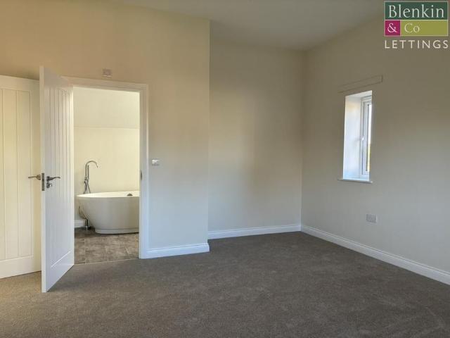 3 bedroom detached house to rent