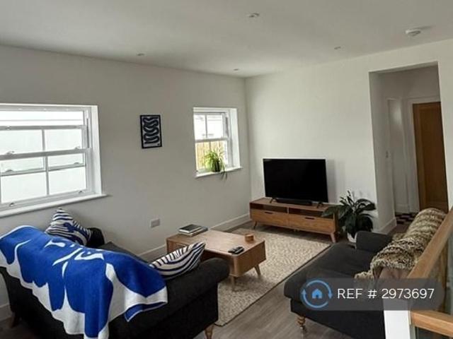 3 bedroom detached house to rent