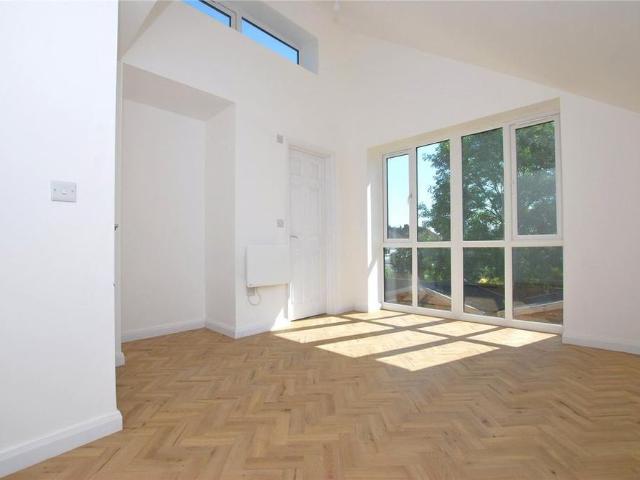 3 bedroom detached house to rent